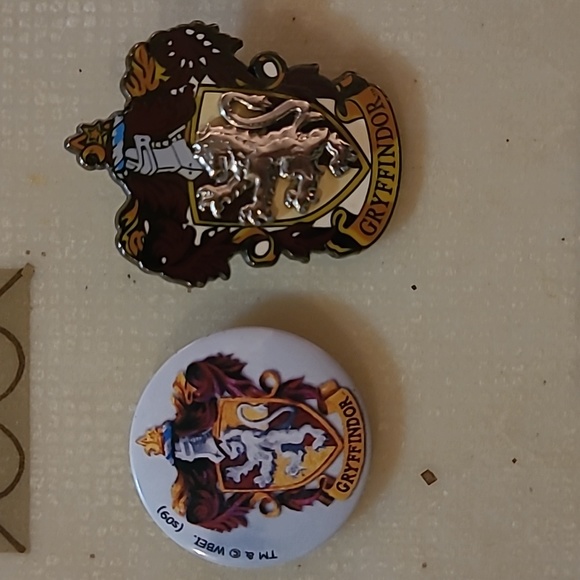 Warner Bros. | Accessories | Harry Potter Gryffindor Pin Bundle Vintage ...